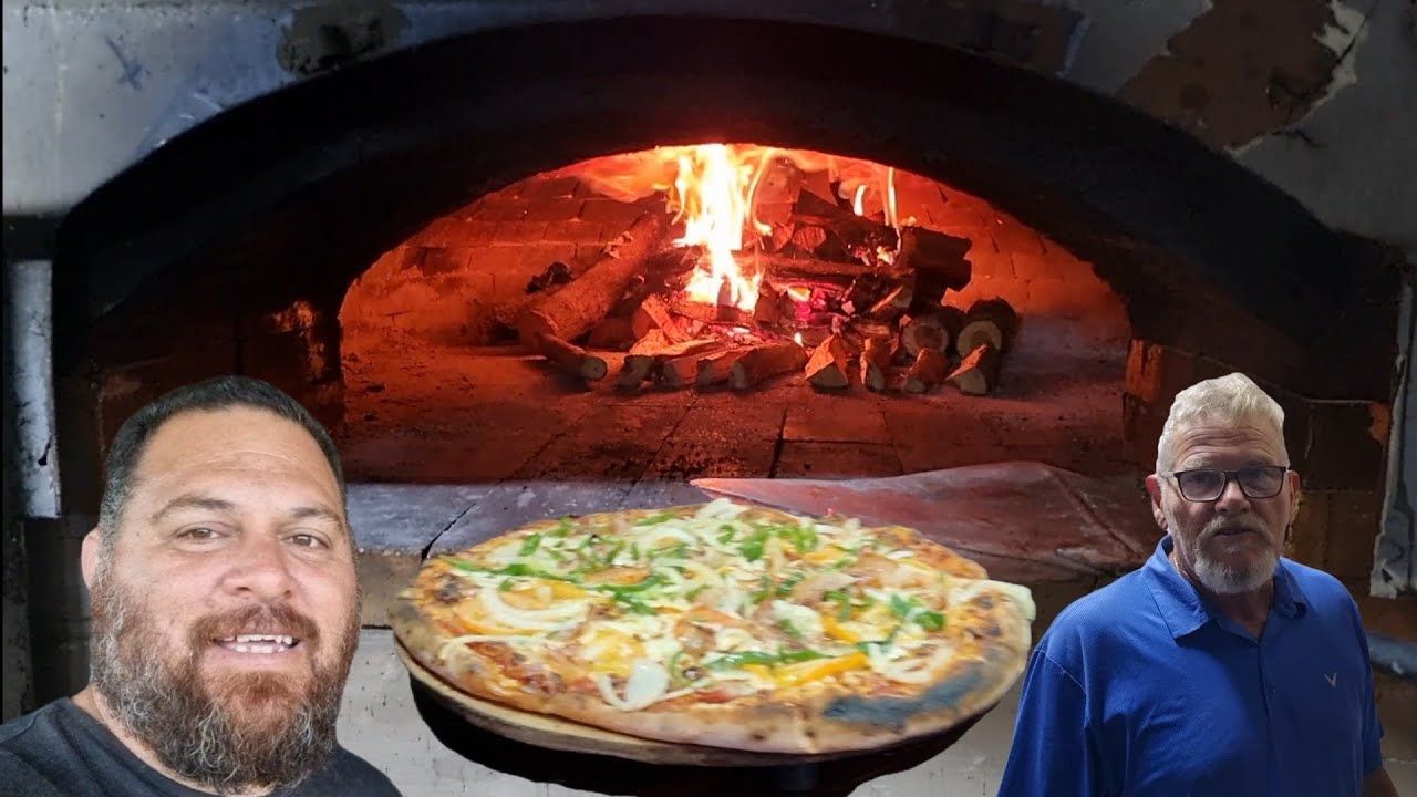 Italian pizza in Tonga 🇹🇴 (review) - YouTube