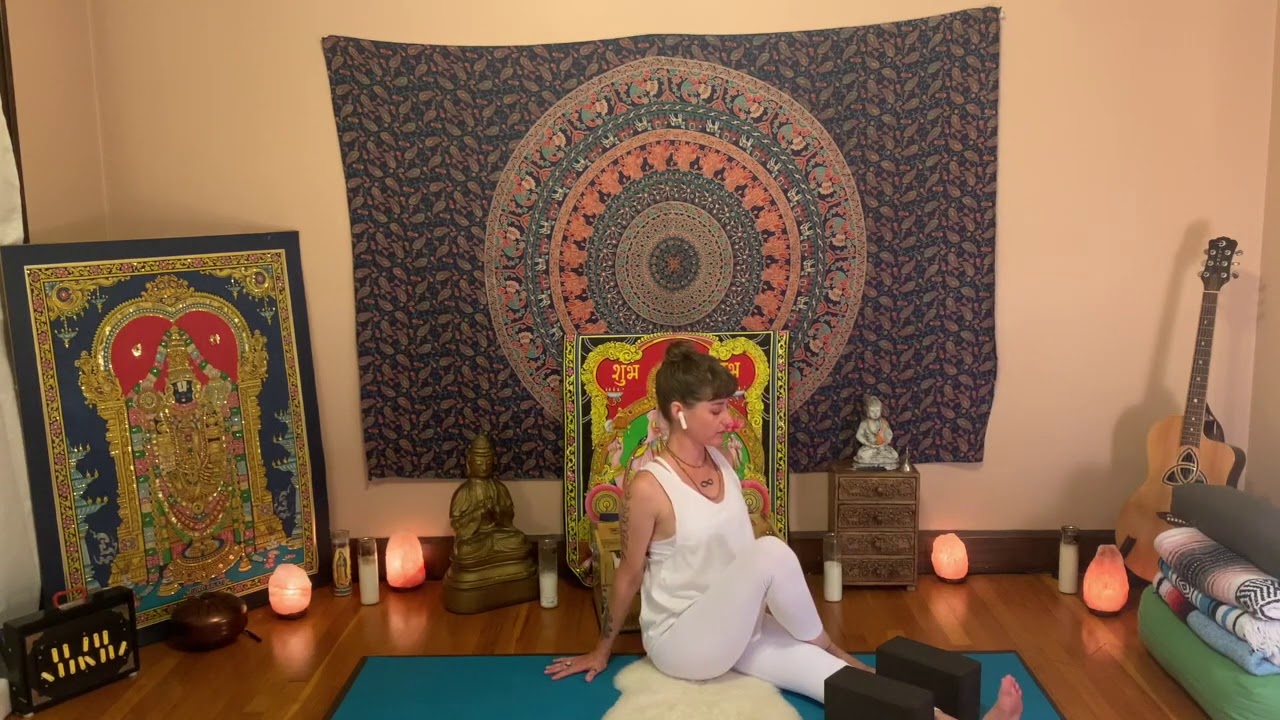 Sthira Sukham Asanam ::: Yin and Flow ::: Philosophical Asana - YouTube