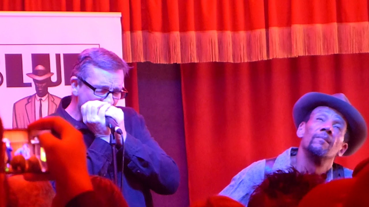 MICHAEL DOTSON en Gijon - Peligroso Blues - YouTube