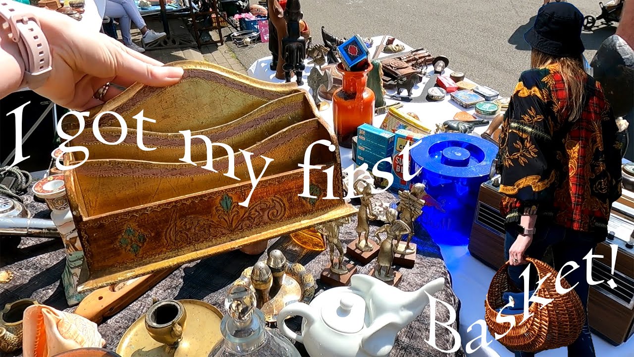THRIFT WITH ME 💁🏼‍♀️🛒Flea Market & Cute Dogs Vlog 🫶 - YouTube