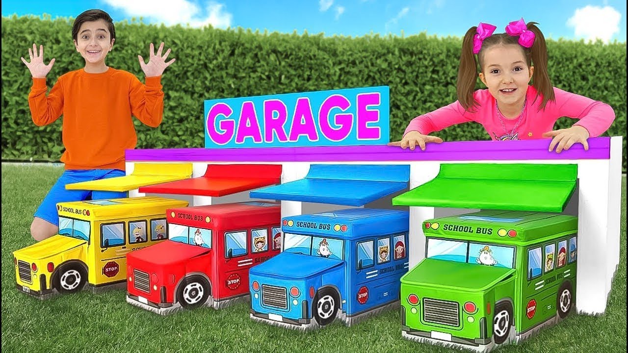 Dana y Danny buscan cuatro autobuses de colores | Aprendiendo colores ...