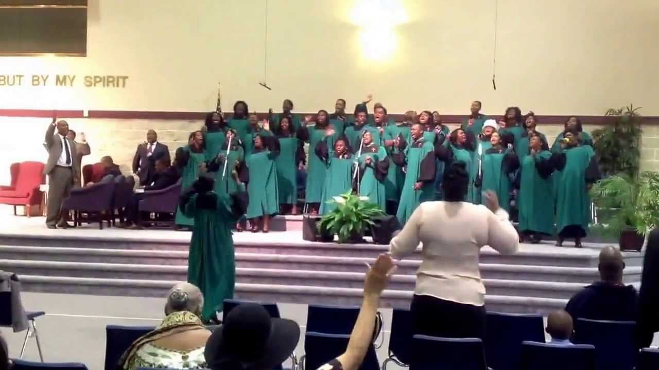 Mass Choir singing Order my Steps - YouTube