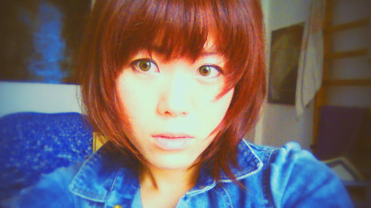 FreshLook ColorBlends [Gemstone Green] contacts on Dark brown eyes ...