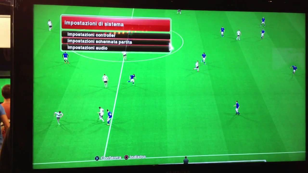 PES 14 Gameplay Off Screen GAMESCOM 2013 - YouTube