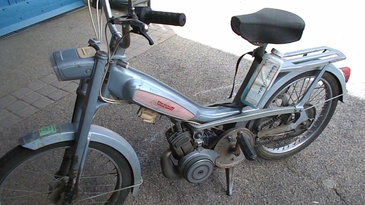 Mobylette Motobécane 40V 1971 redémarrage - YouTube