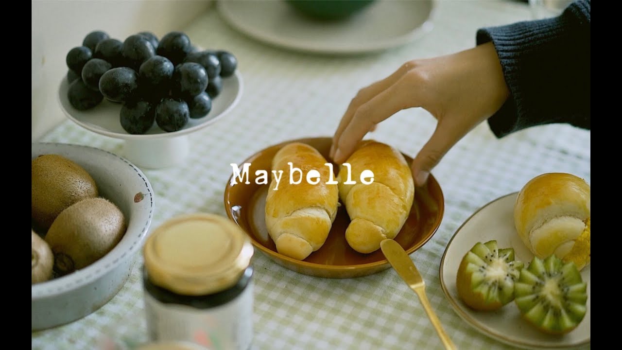 Maybelle Vlog Japanese Salt Bread Fried Milk Tea Brown Sugar Shortbread and Red Bean Soup - YouTube