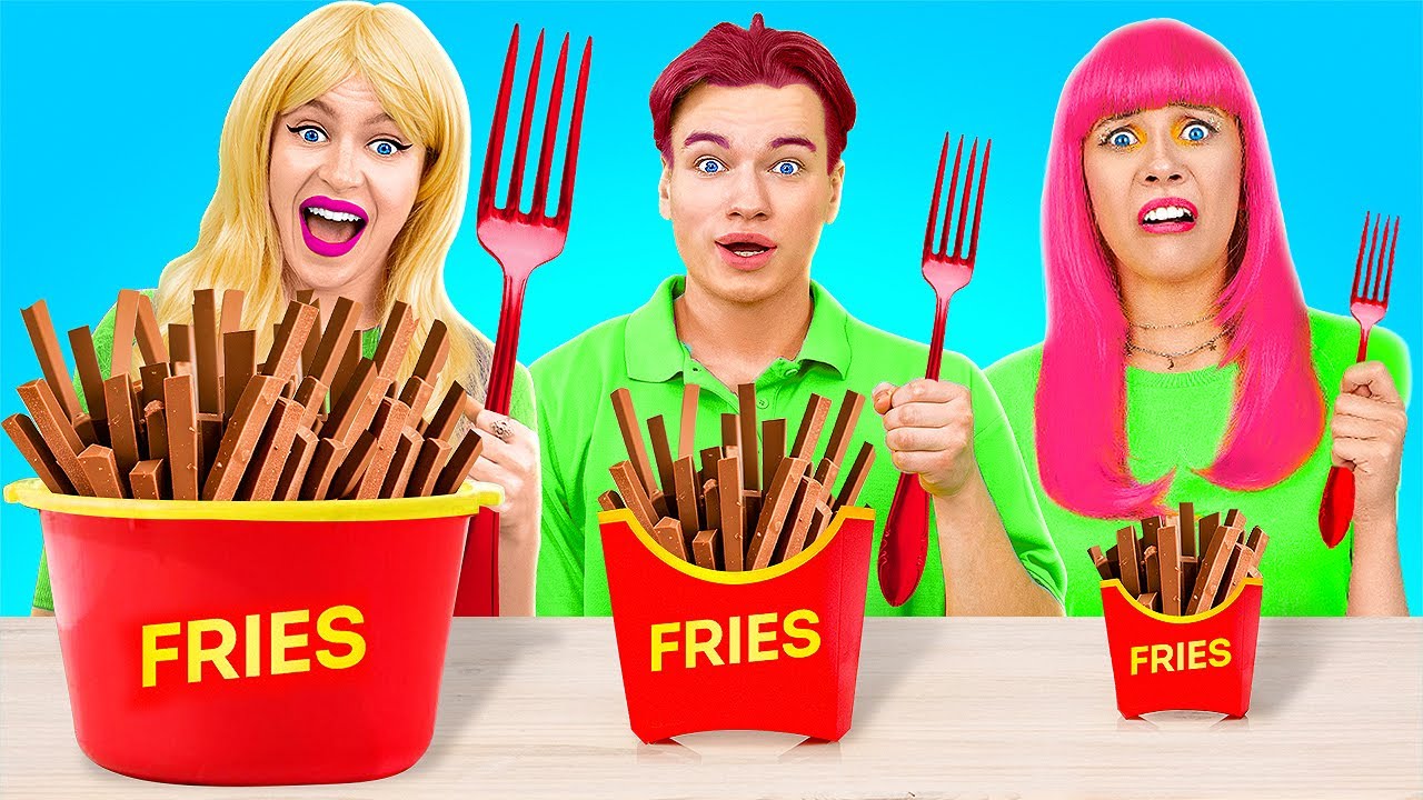 BIG VS MEDIUM VS SMALL FOOD CHALLENGE || Giant VS Tiny Food Hacks by ...
