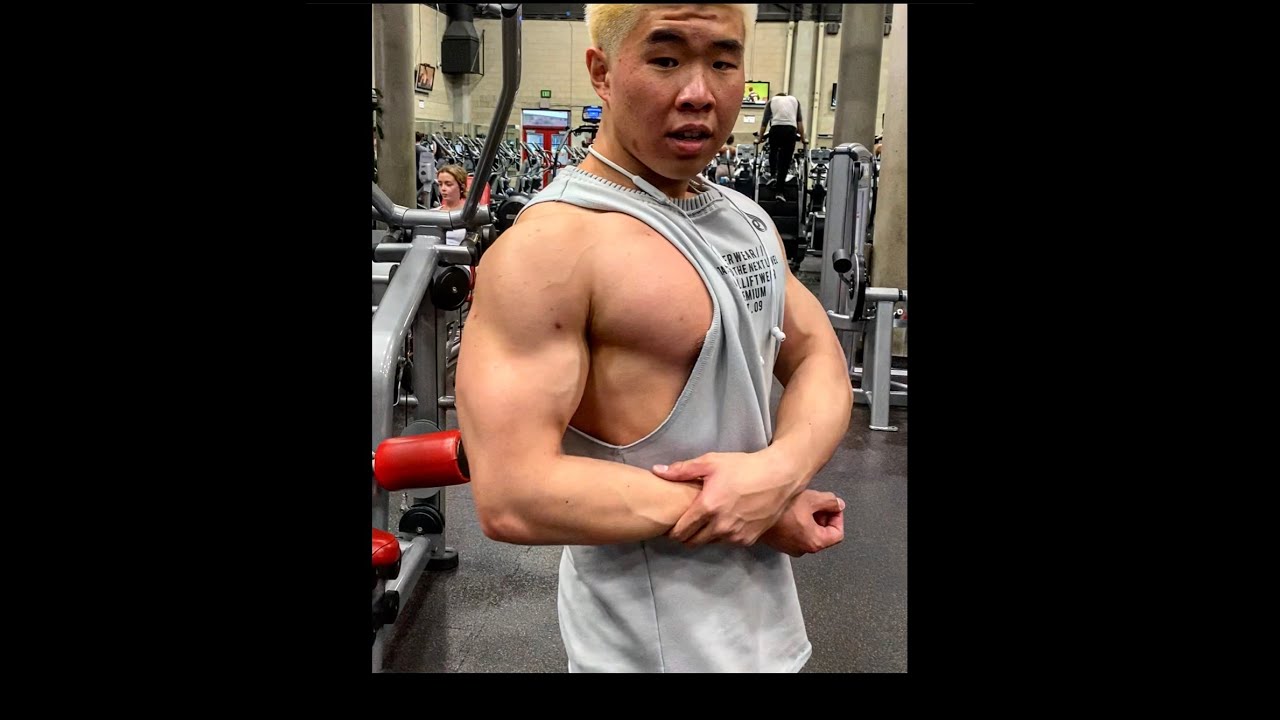 Road to First Bodybuilding Competition (episode 1) VLOG - YouTube