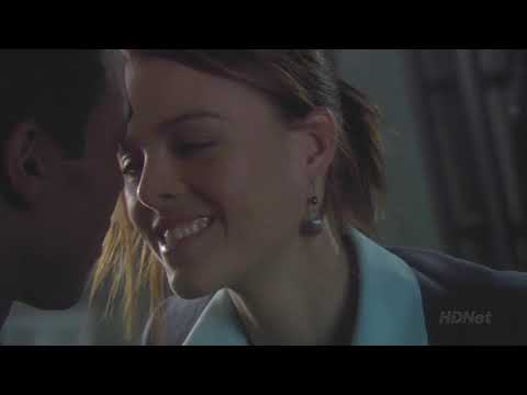 Interracial kiss - Star Trek Enterprise