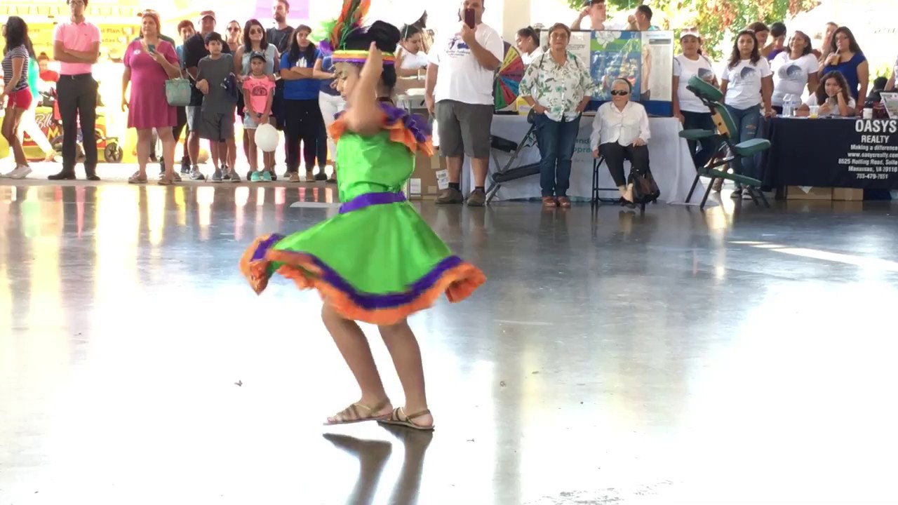 Costa Rican Dance Troupe at Manassas Latino Festival -- Short pair ...