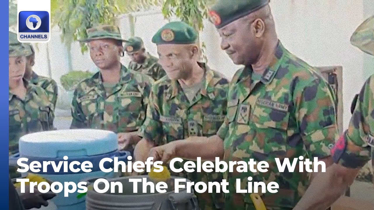 Service Chiefs Celebrate Christmas With Troops On The Front Line - YouTube