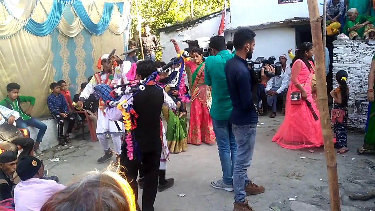 Kumaoni wedding dance - YouTube