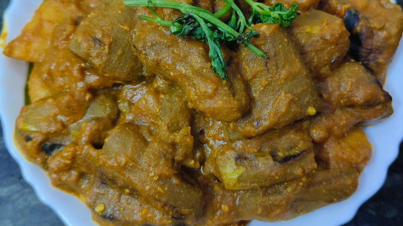 দারুন স্বাদে সহজেই বানিয়ে নিন আলু পটলের রসা । Aloo potoler rasa ...