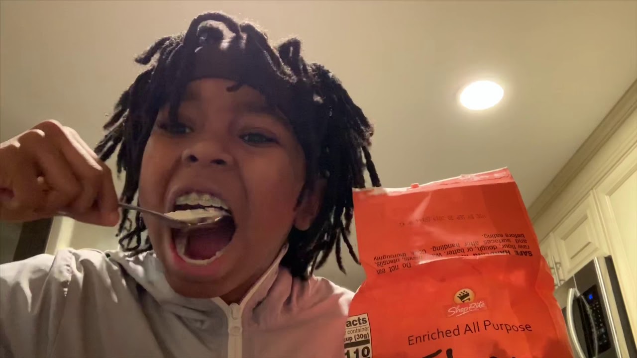 LiL Beast being dumb | Doing some challenges - YouTube