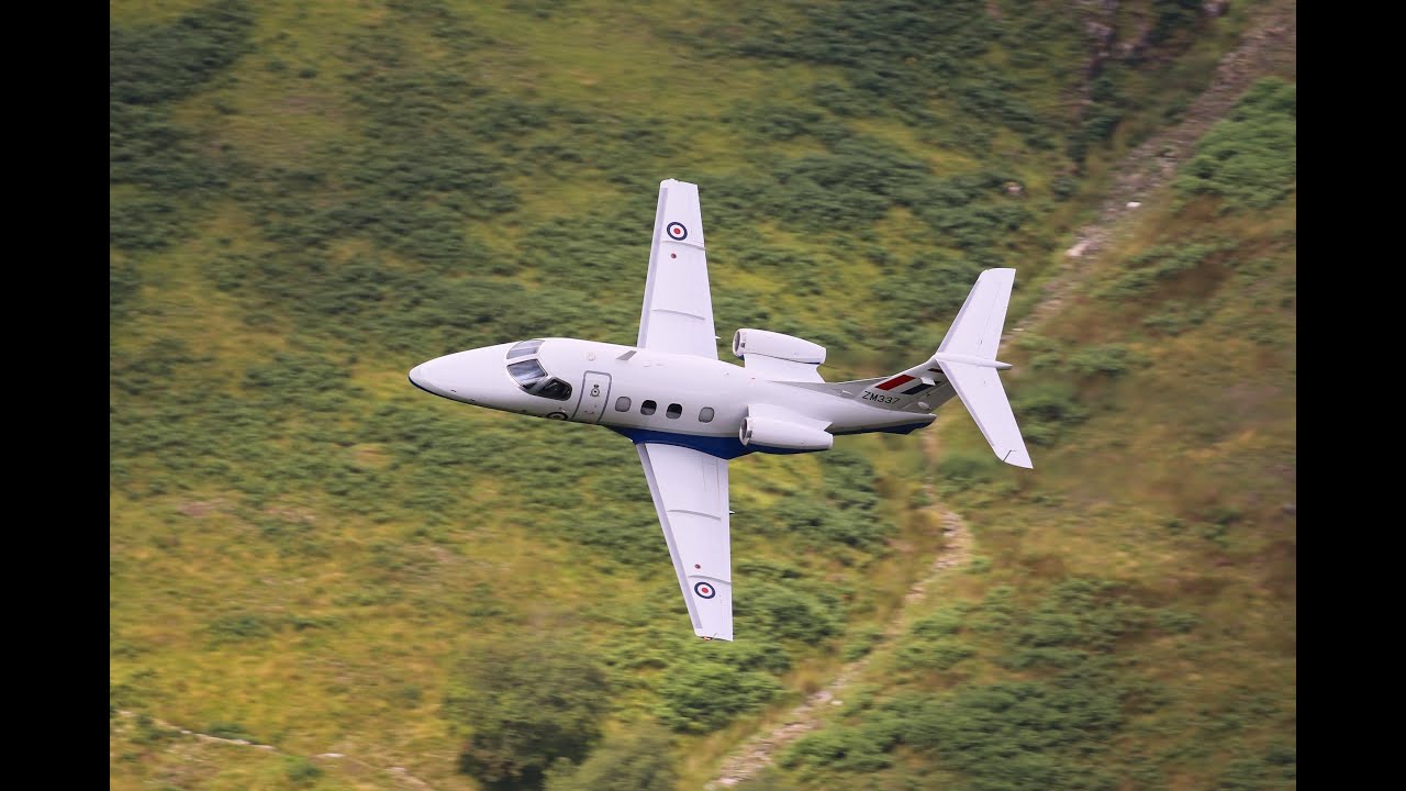 RAF PHENOM T1, HAWK T2, AND TEXAN T6, LOW LEVEL IN THE MACH LOOP - YouTube
