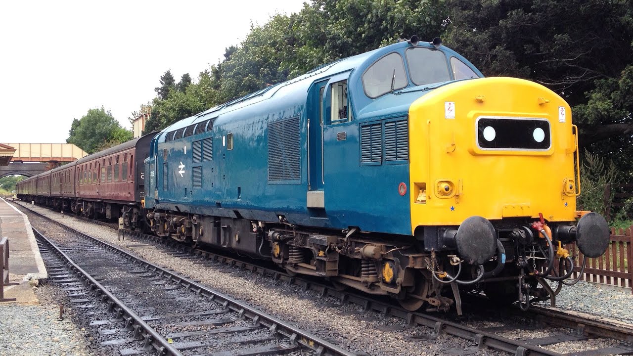 Class 37 215 thrashing out of Winchcombe GWSR 21/08/16 - YouTube