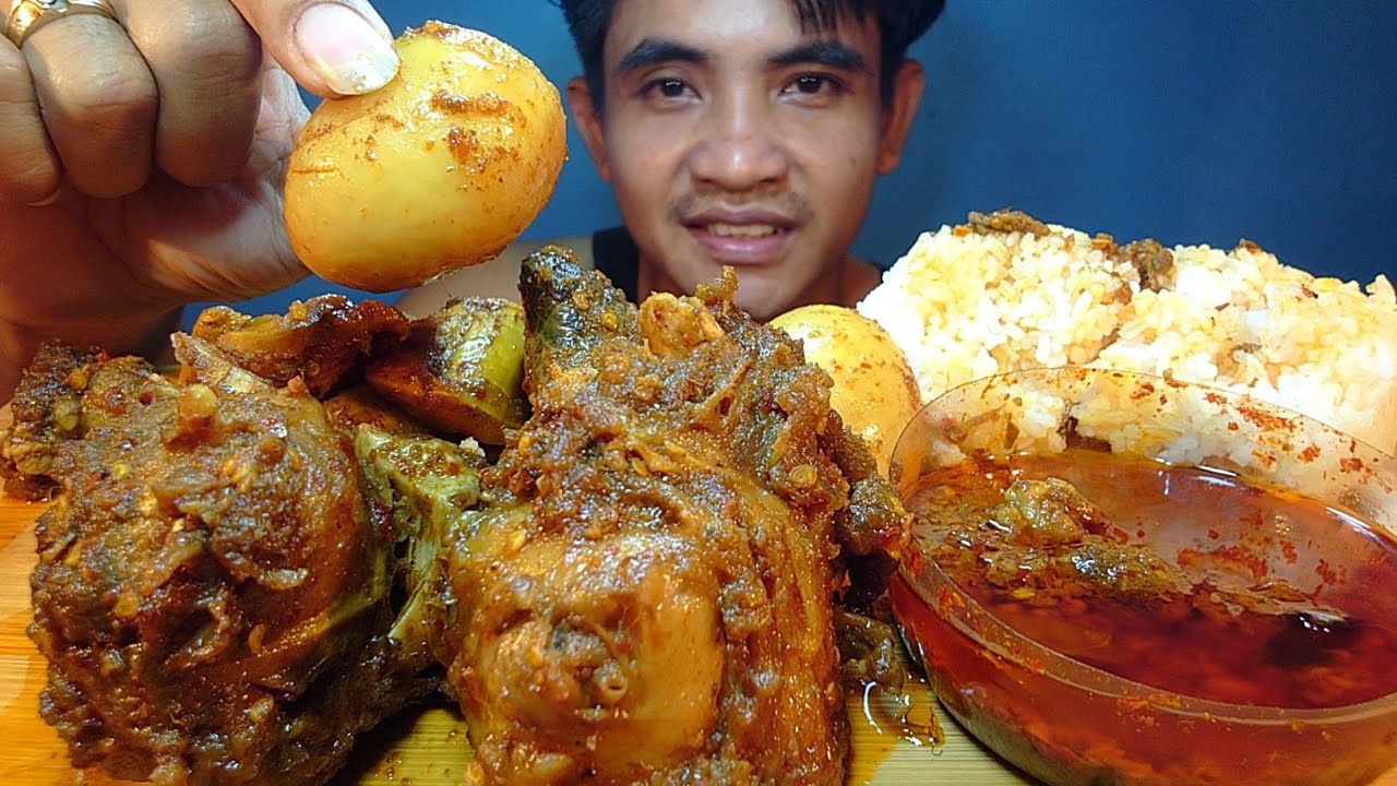 Eating Cow Eye Curry Mukbang | Spicy Curry Cow Eye Recipe With Egg ...