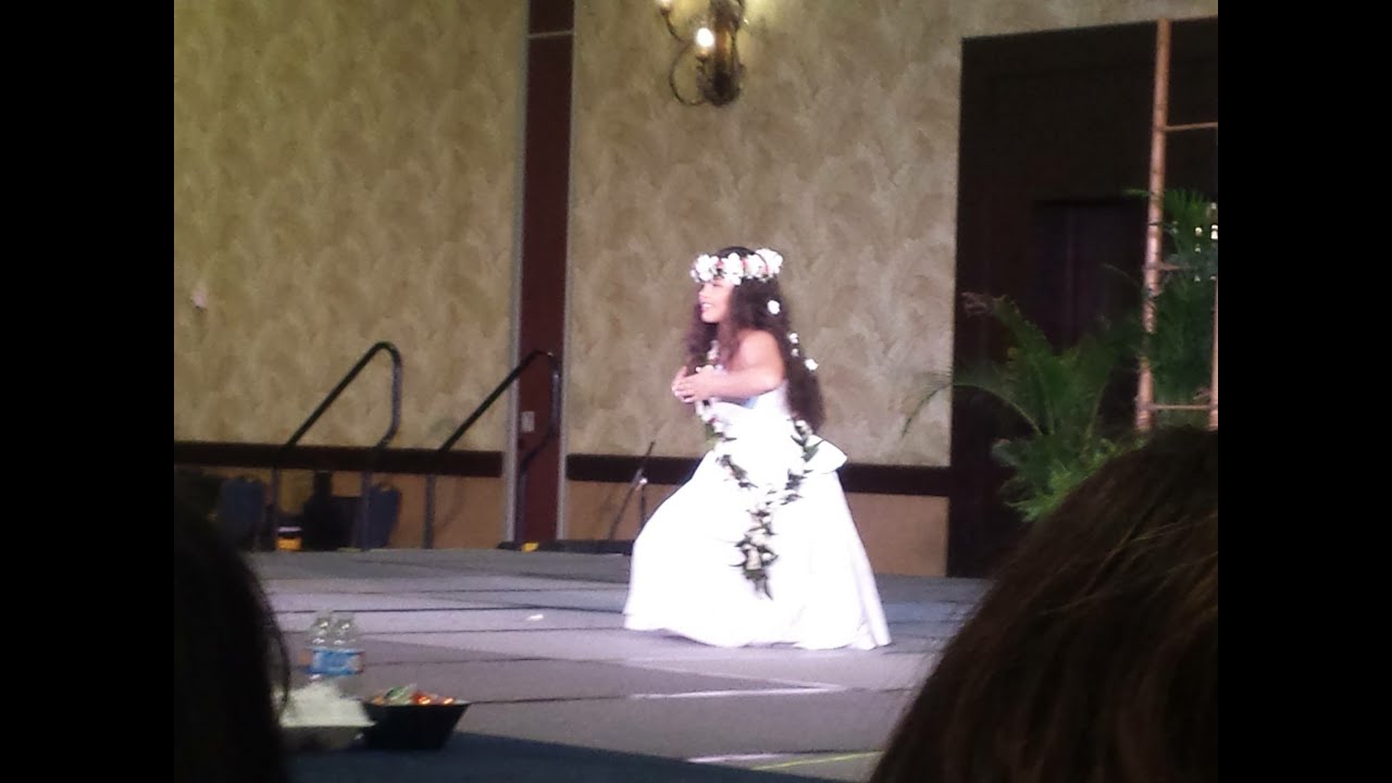 Solo Hula Auana Wahine Cat B/Halau Kalama/Orlando Hoike 2016 - YouTube