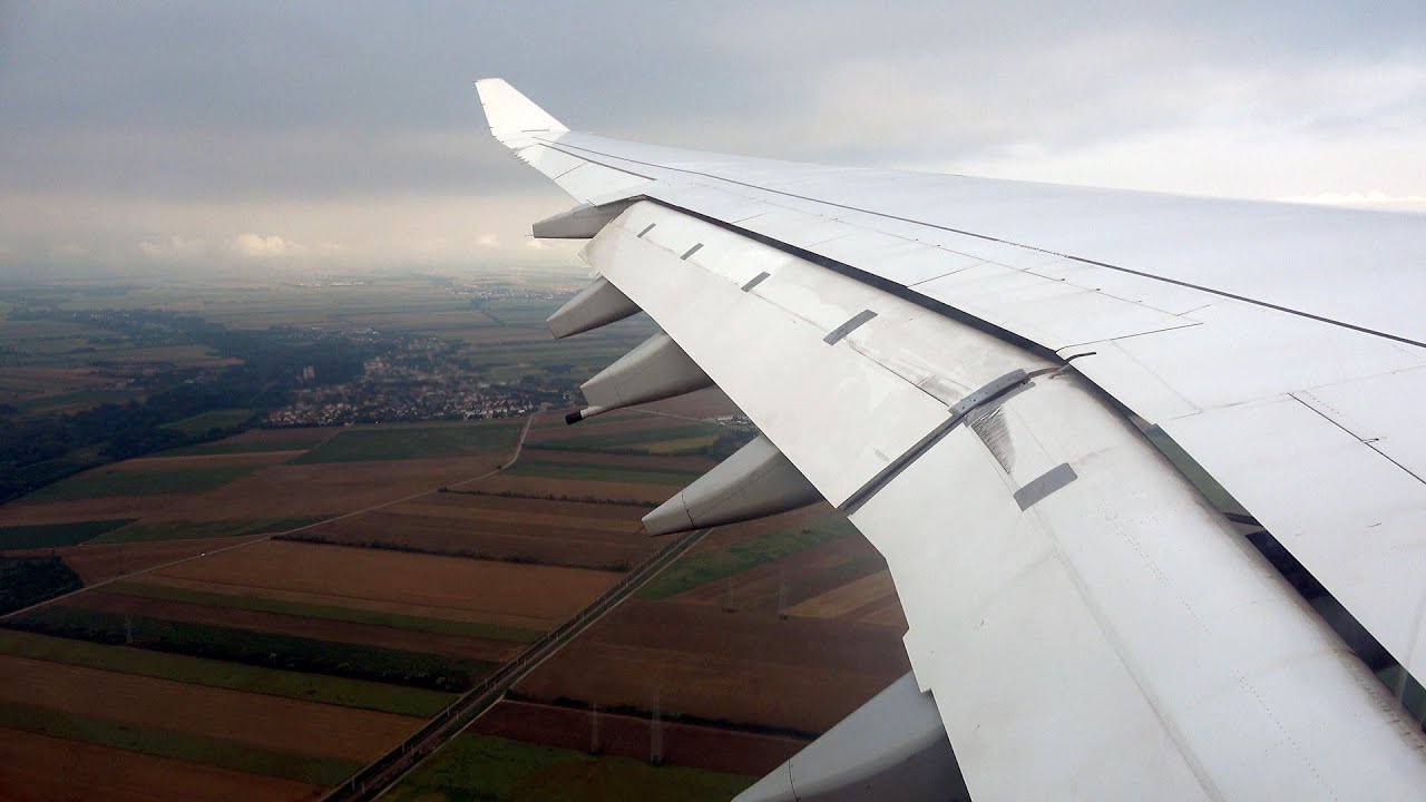 Lufthansa Airbus A340-600 BEAUTIFUL MORNING Landing WITH WING FLEX ...