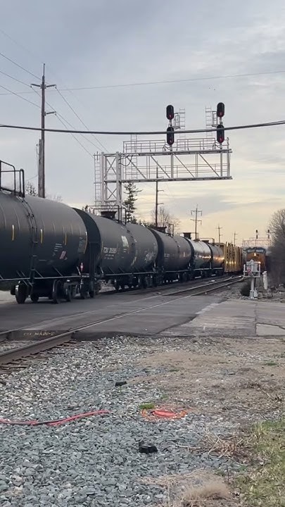 Norfolk southern Sd70ace meets csx U430-18 going fast #train #railroad - YouTube