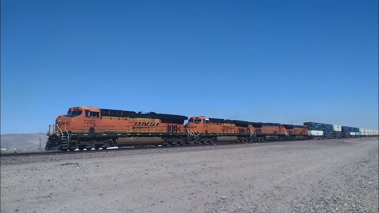 Duo BNSF Trains Meet In Daggett Ca! #bigbossrailfanner - YouTube