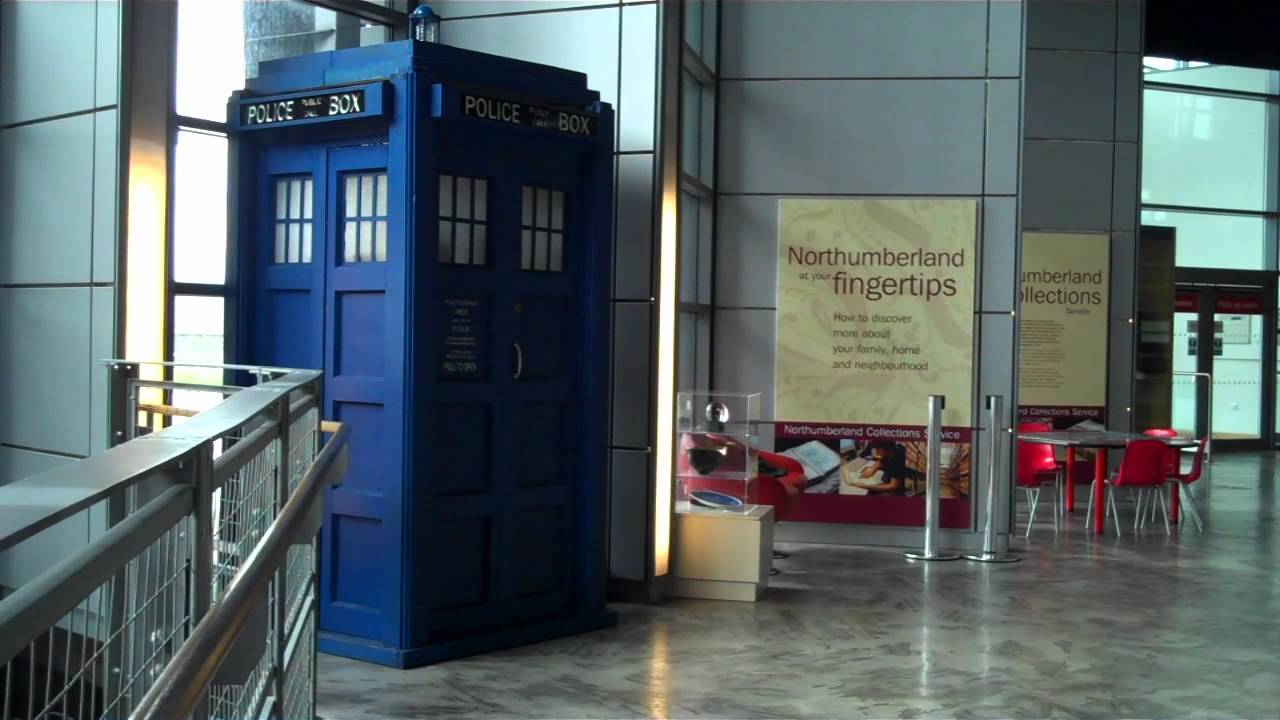 Full Size Tardis dematerialization.... - YouTube