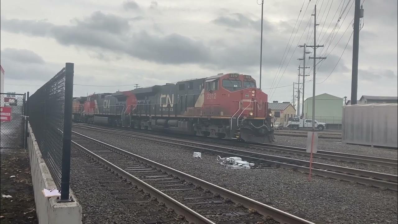 CN 2312 With P5 Horn (Clip) - YouTube