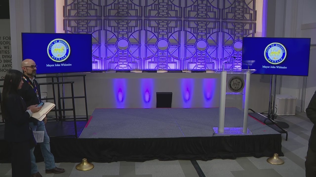 LIVE: METRO Police Chief Ban Tien Sworn-In - YouTube