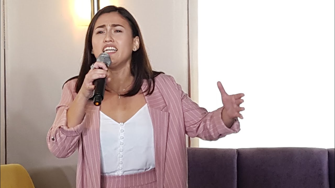 Soprano Singer Jade Riccio Willing To Do The Upside-Down Singing ...