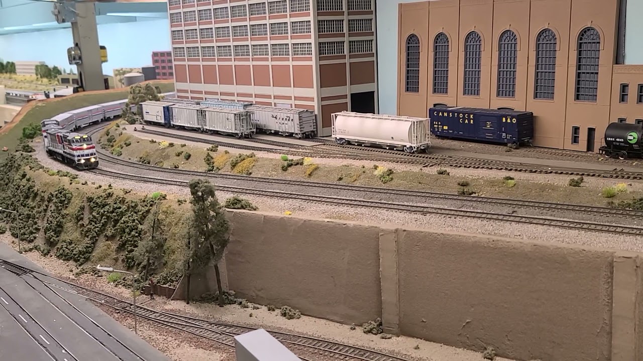 New Atlas Amtrak B32-8WH Pepsi Cans Pulling the Southwest Chief - YouTube