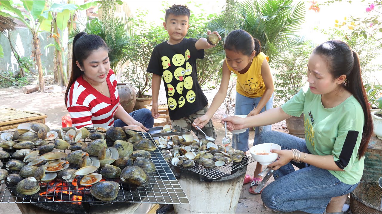 Cook and Eat: Ocean shells cooking / Yummy grilled ocean shells - YouTube
