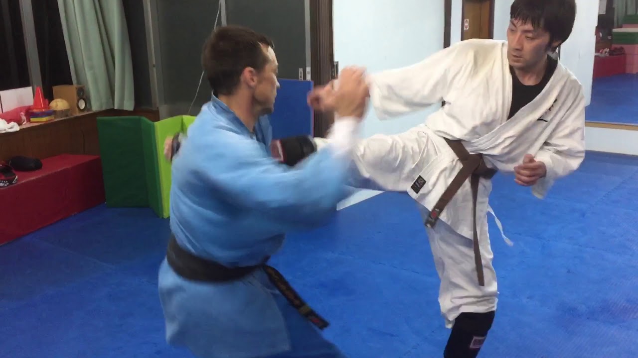 catch kick and takedown to finish#2 - YouTube