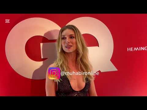 Yasemin Allen GQ gecesine katıldı! Göğüs dekoltesi dikkat çekti