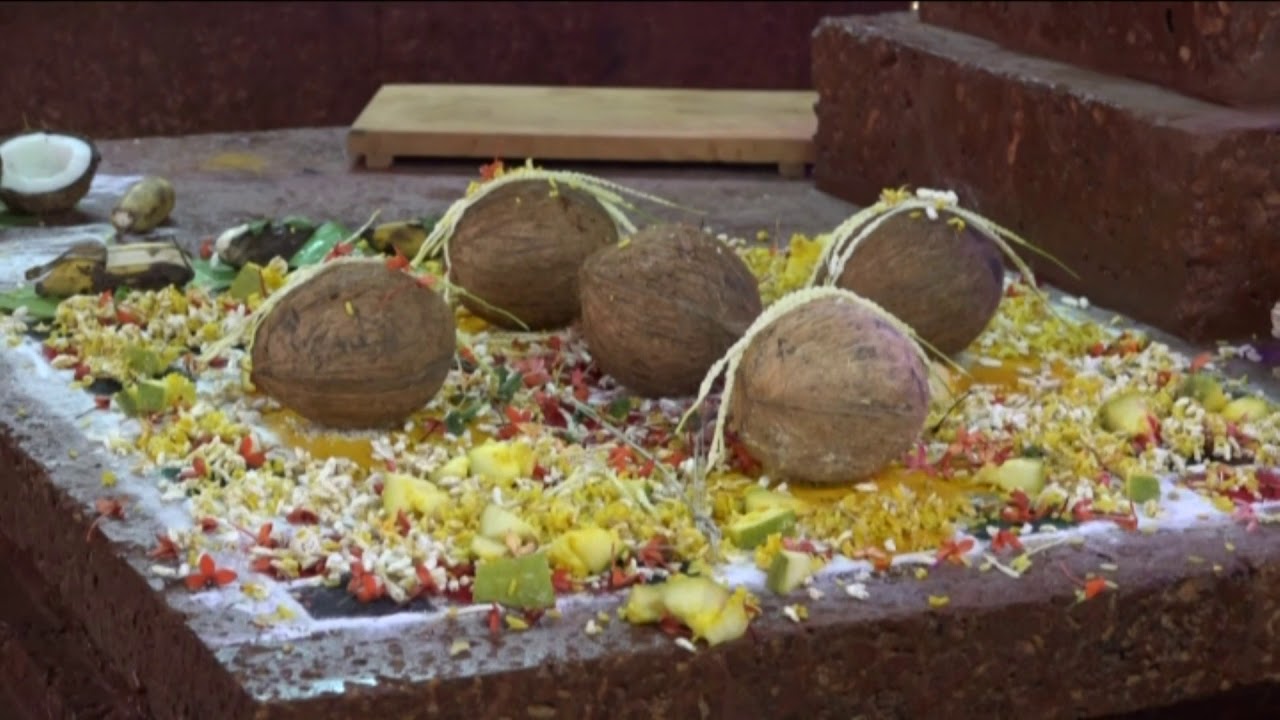Shreejaladurgaparameshwari temple bramhakalasha at anekallu 19-04-2017 ...