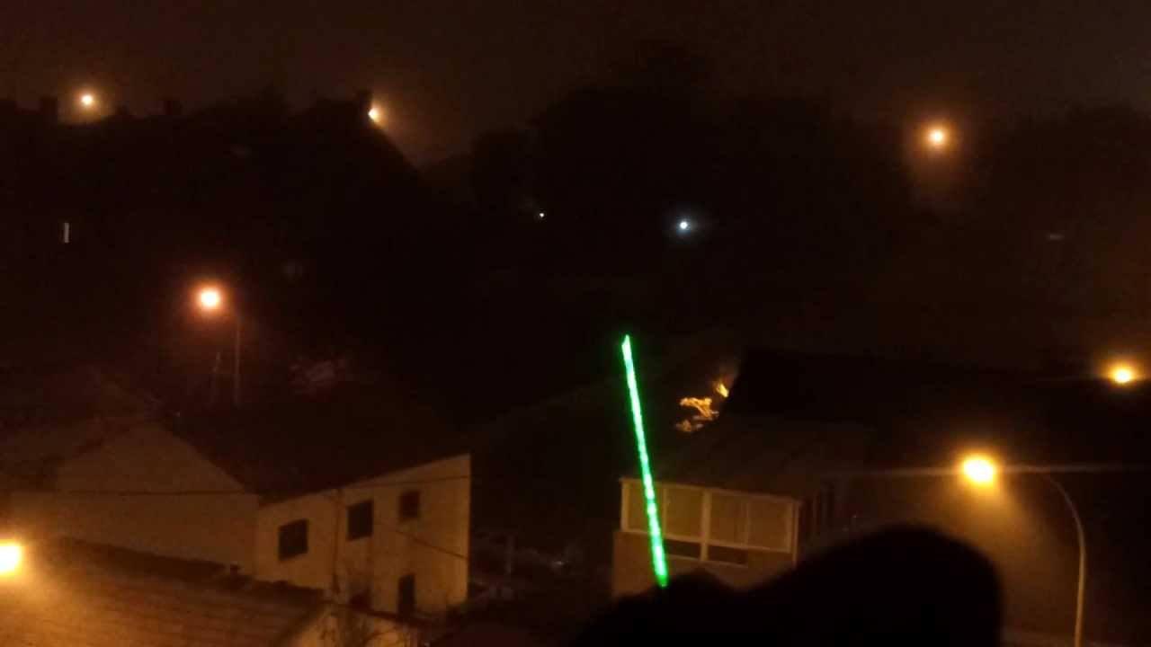 1000mW laser in very dense fog @ night - YouTube