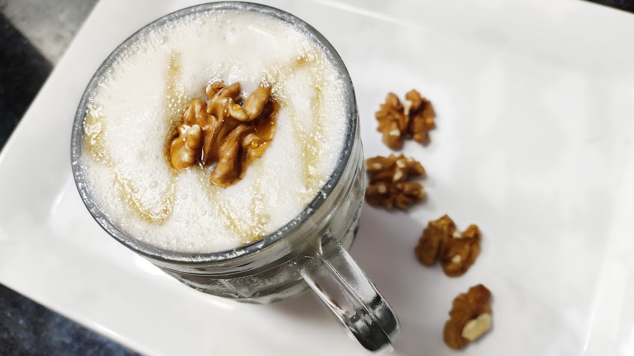 Healthy Banana Walnut Smoothie for Breakfast | Banana Walnut Smoothie ...