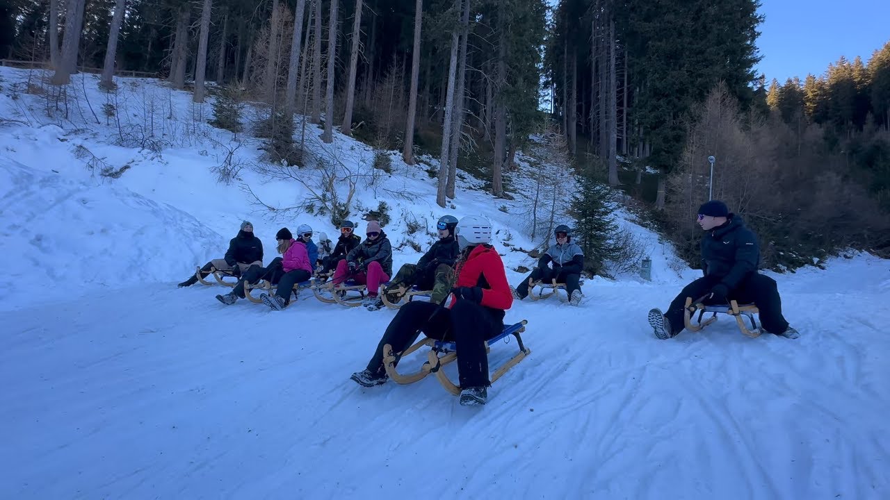 INCIDENTI E SLITTINI SULLA PISTA DI VIPITENO - YouTube