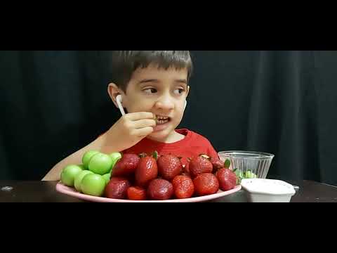 Bu gün çilek ve erik yedim🍓🍓