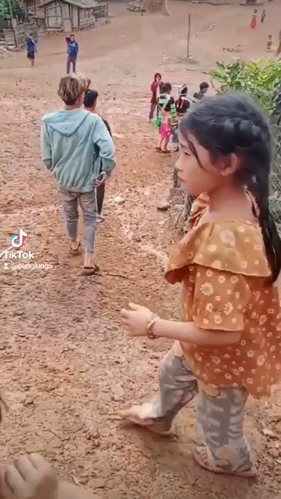 mus saib niam tais yawm txiv - YouTube