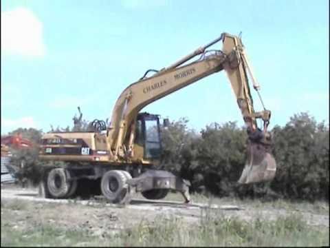 CAT M320 - YouTube