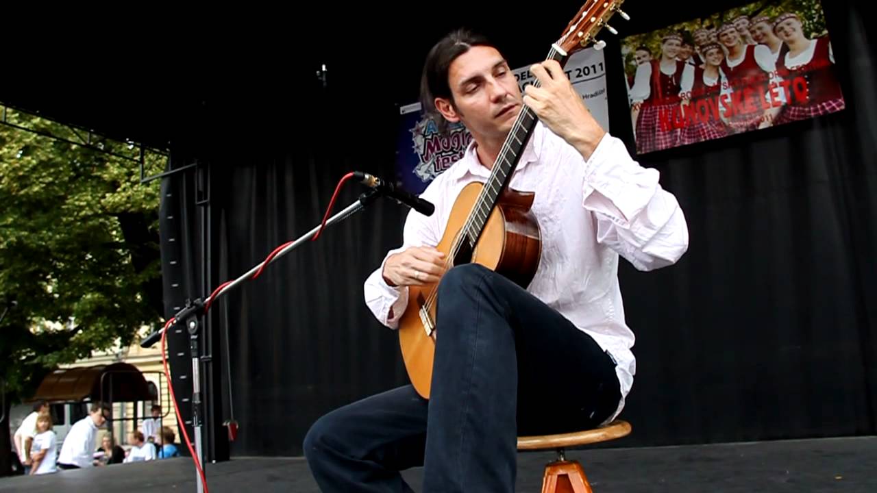 OHLÉDNUTÍ - maďarský kytarový virtuóz SÁNDOR MESTER na Slovácku - YouTube