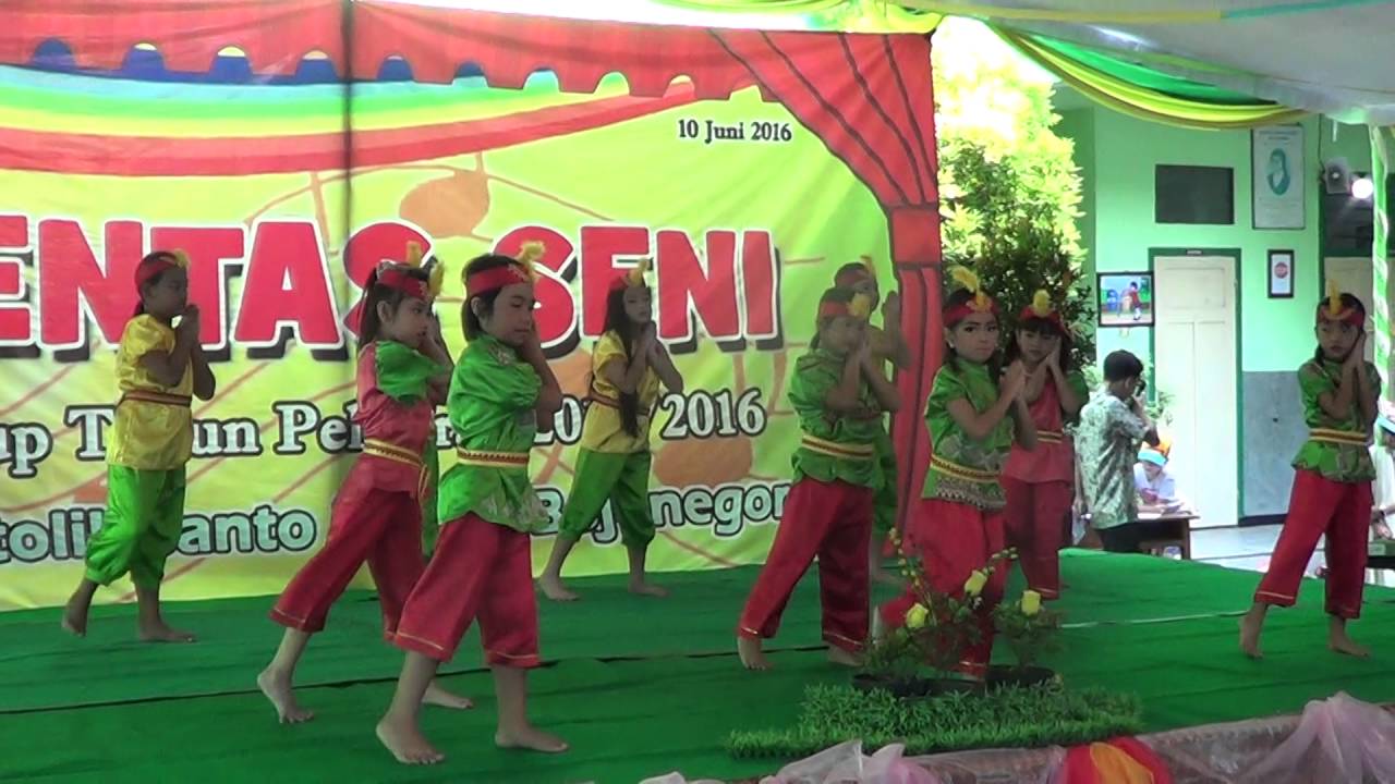 MENTHOG-MENTHOG TAK KANDHANI TARI DAN LAGU DAERAH JAWA DALAM PENTAS ...