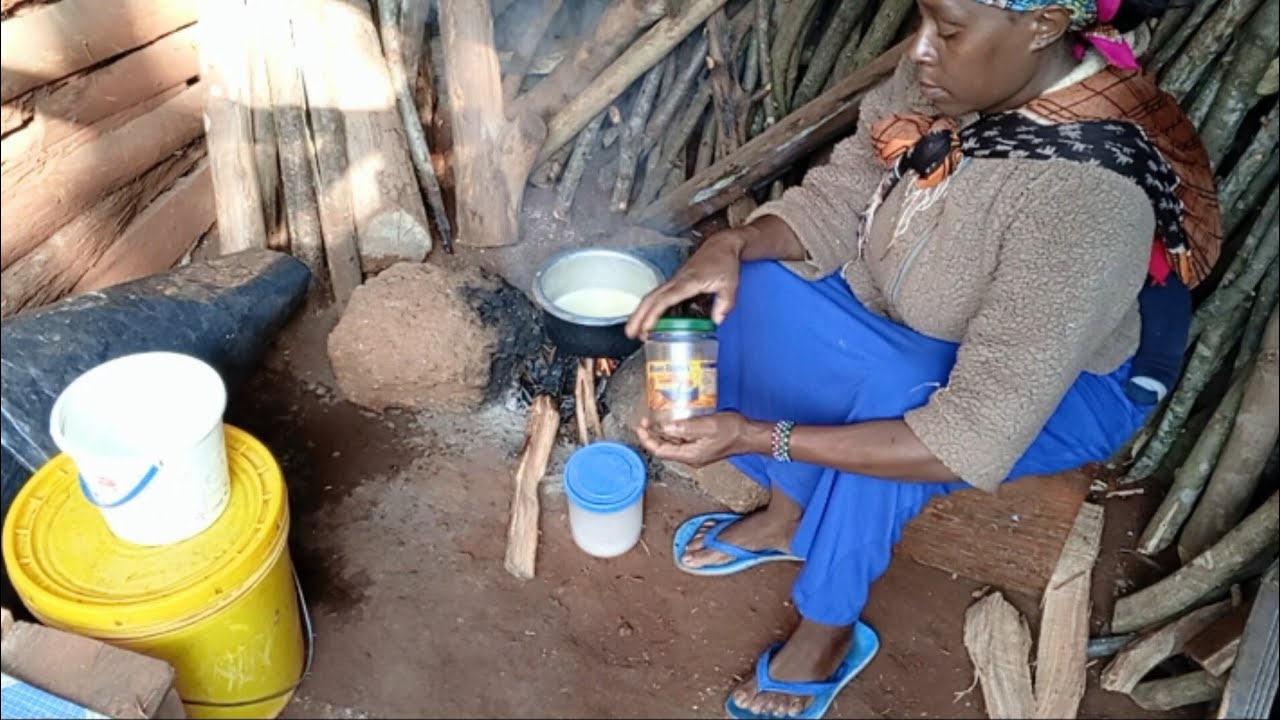 African village kitchen//cooking our delicious breakfast - YouTube