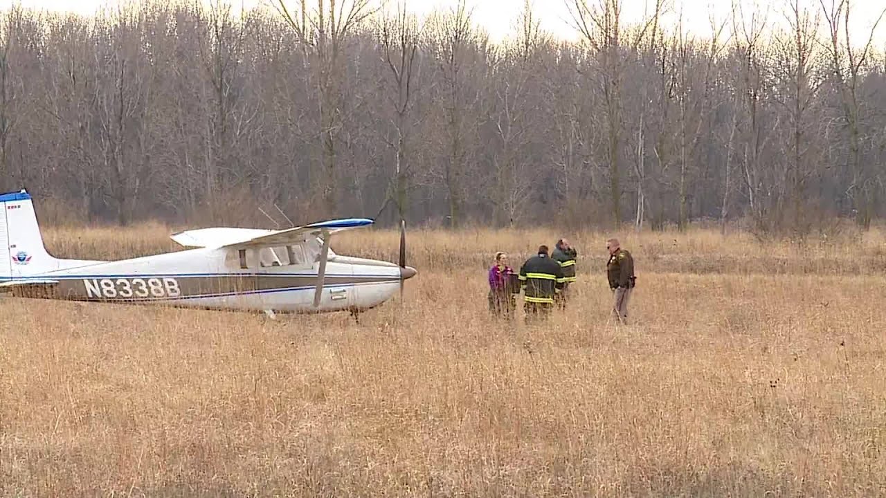 Small plane makes emergency landing in field near Ravenna - YouTube