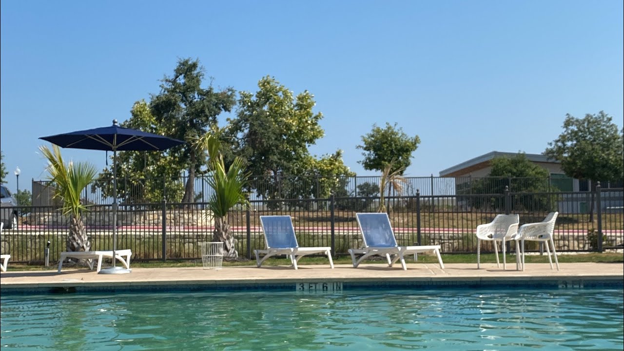 pool water fountain #asmr - YouTube