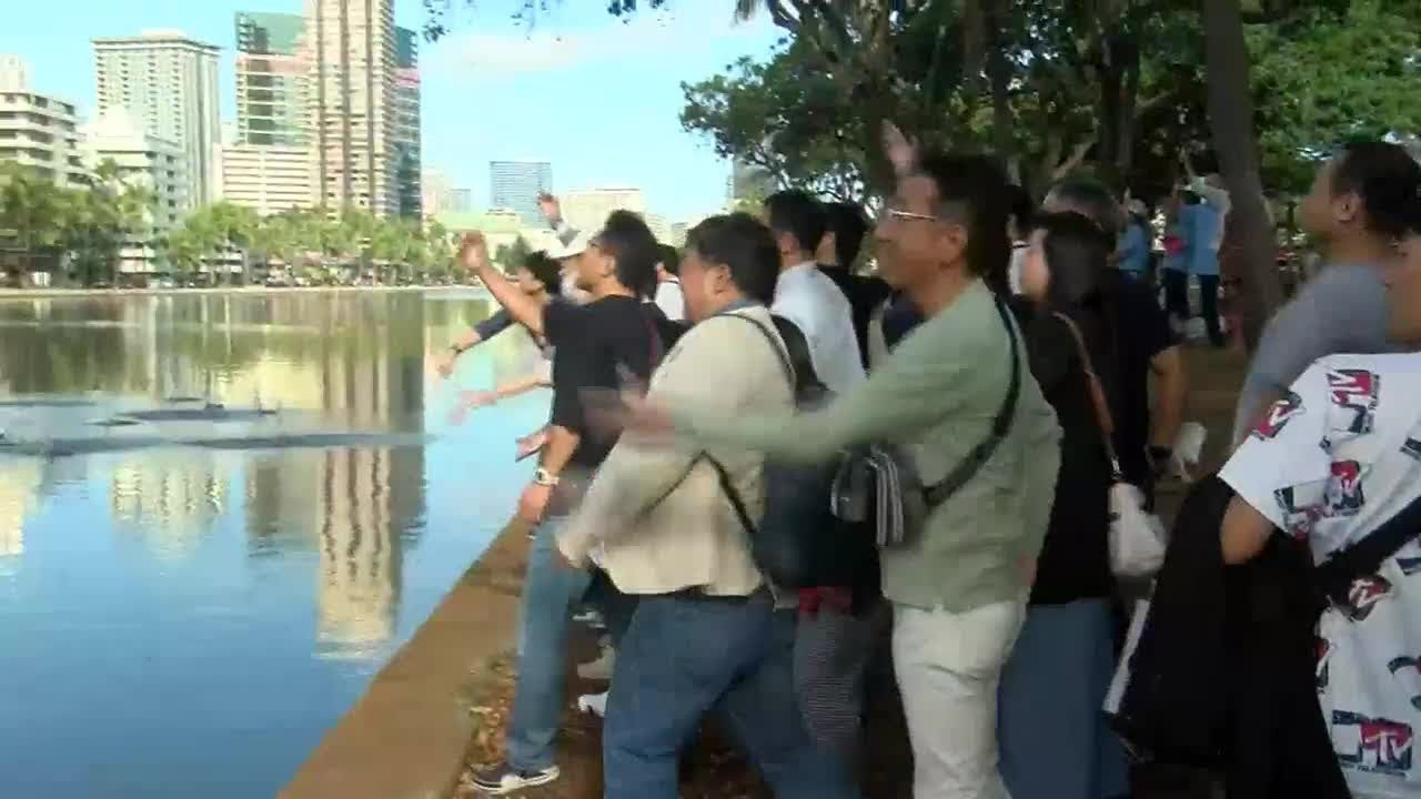 Hawaii students, Japanese visitors toss ‘genki balls’ into Ala Wai in ...