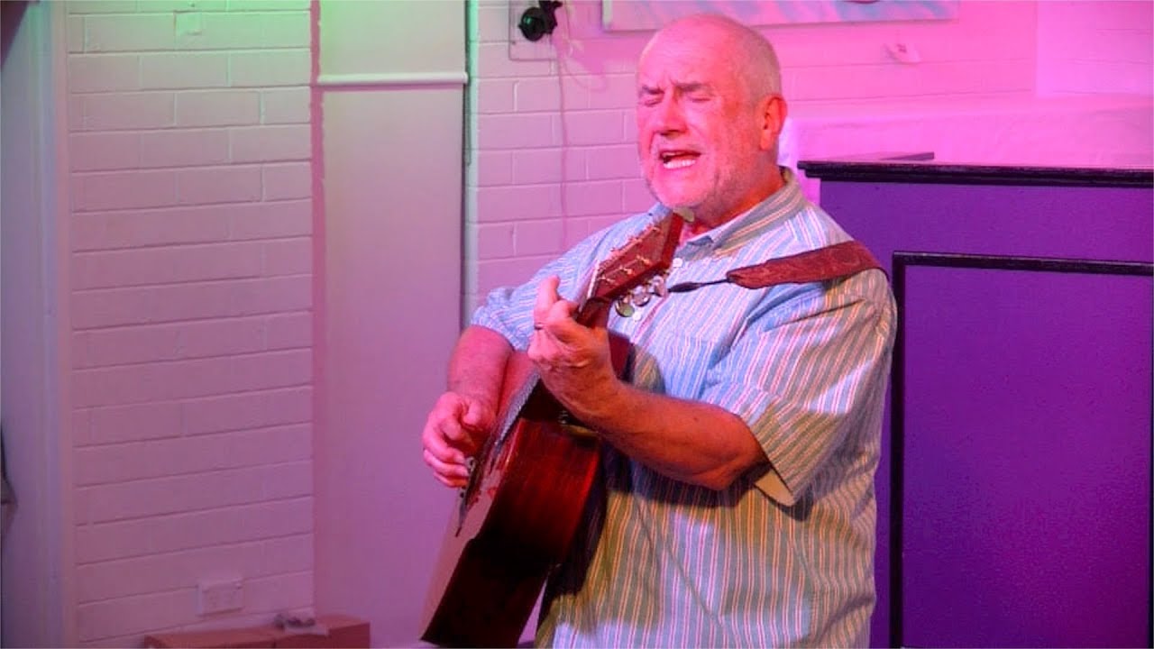 The Rambling Rover (Bob Fox) - YouTube