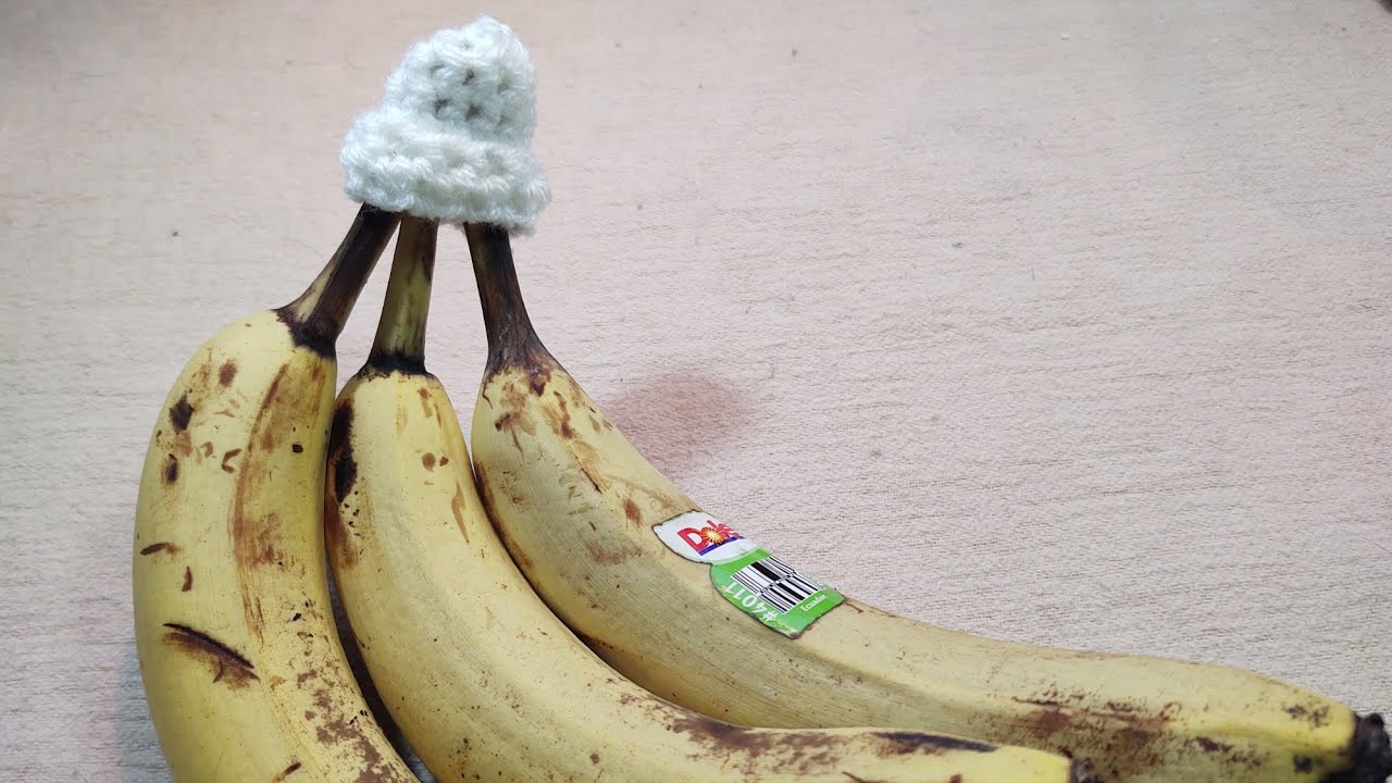 Crochet an easy banana hat! Keep your bananas fresh longer. - YouTube