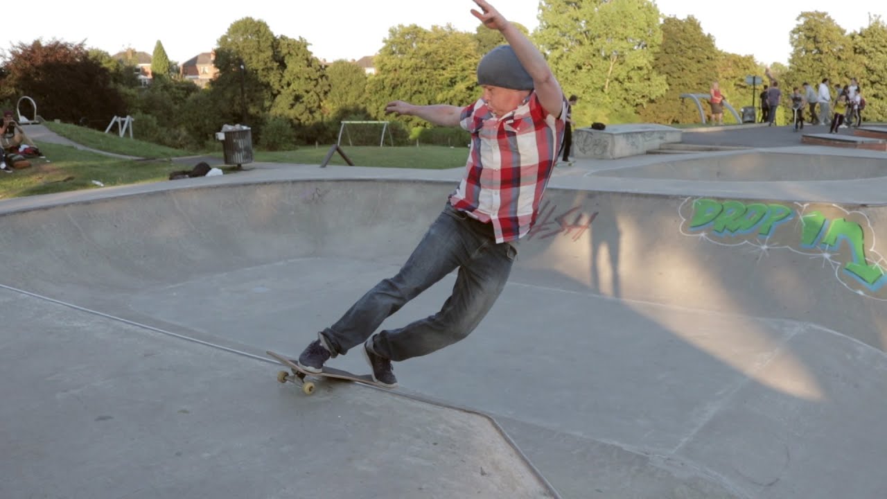 A summers afternoon at Micklefield Skatepark (Canon 80D) - YouTube