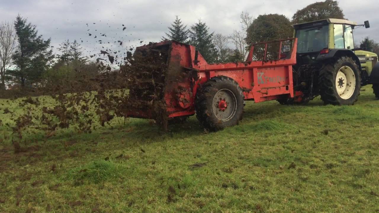 Ktwo Rear Discharge Dung Spreader - YouTube
